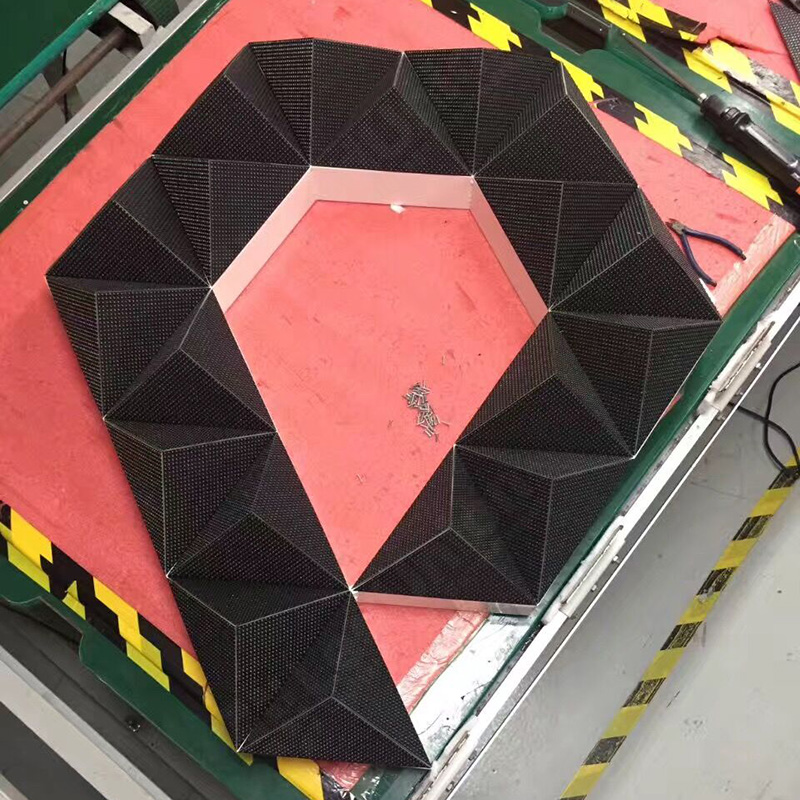 UniTriangle P5 Equilateral, P5, 319x276mm module, 64x54pix, 800nit, 1920Hz, IP40|triangle LED ...